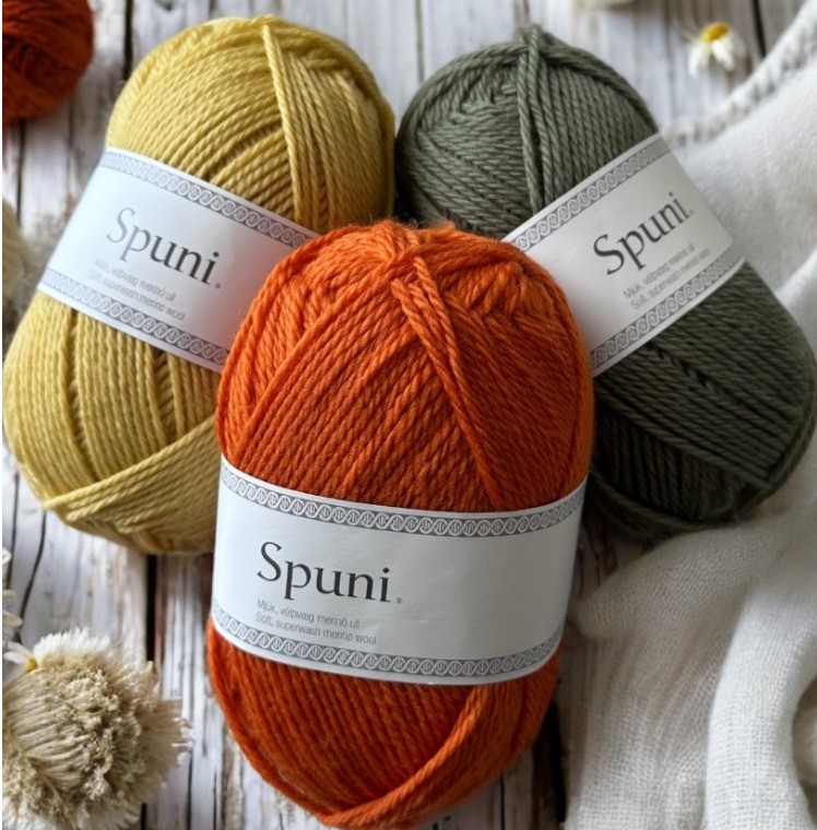 Spuni garn i 100% Merinould. Blødt og varmt. (LettLopi alternativ)